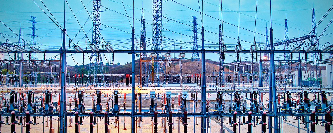 Power distribution from planning to control system - AUCOTEC